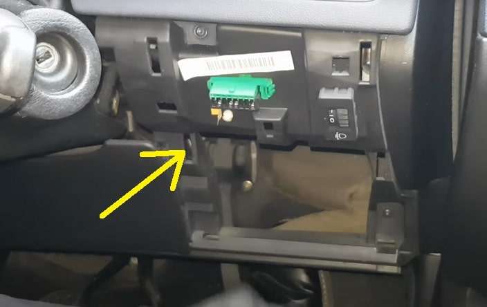 Peugeot 307 Fault Codes & OBD2 Port Location | FaultCodes.co